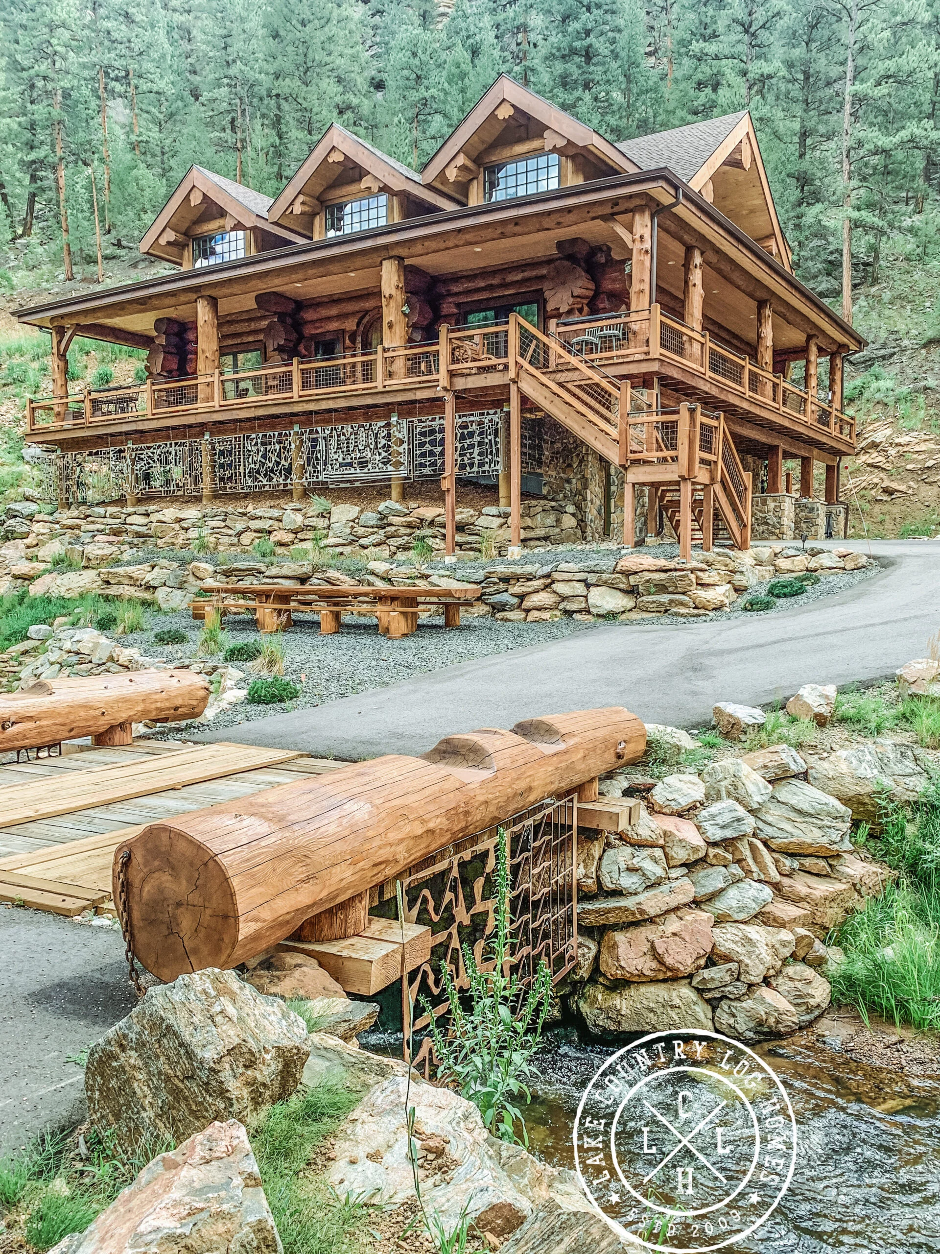 the Forsythe's Beautiful Western Red Cedar Log Home