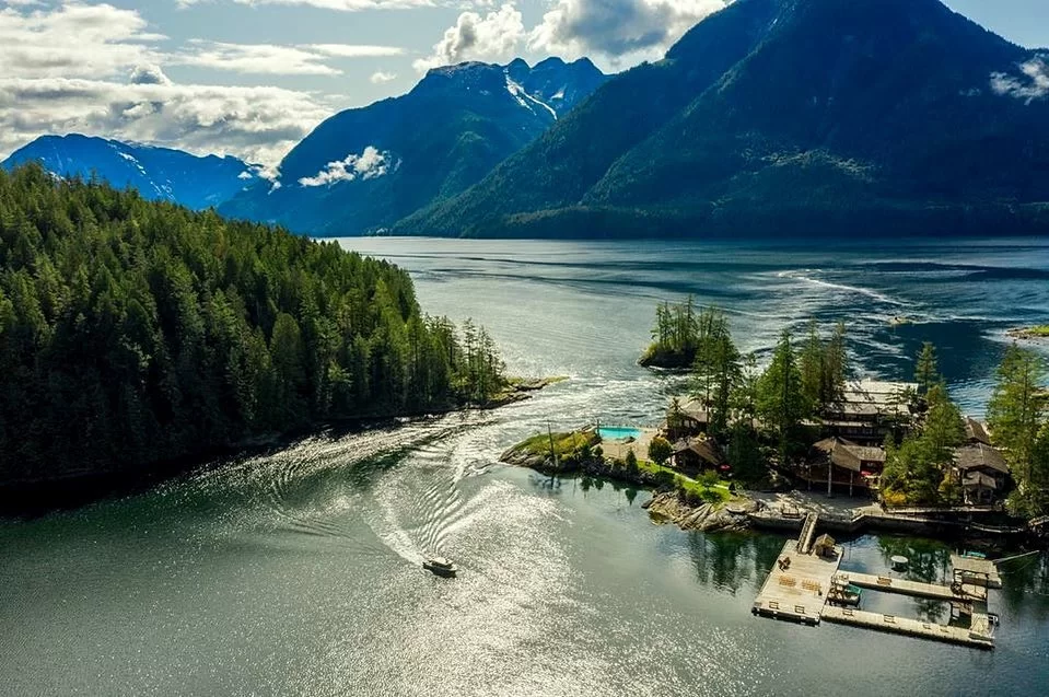Malibu Club - Lake Country Log Homes